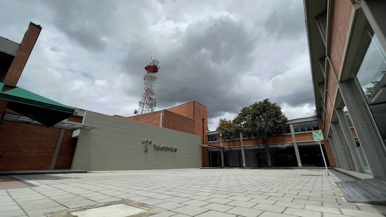 Superindustria autoriza a Tigo y Movistar para desarrollar una red ...